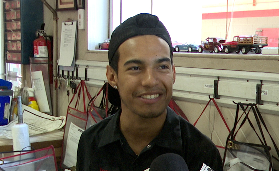 big-o-tires-employee-born-without-arms-gets-a-feel-good-friday-surprise
