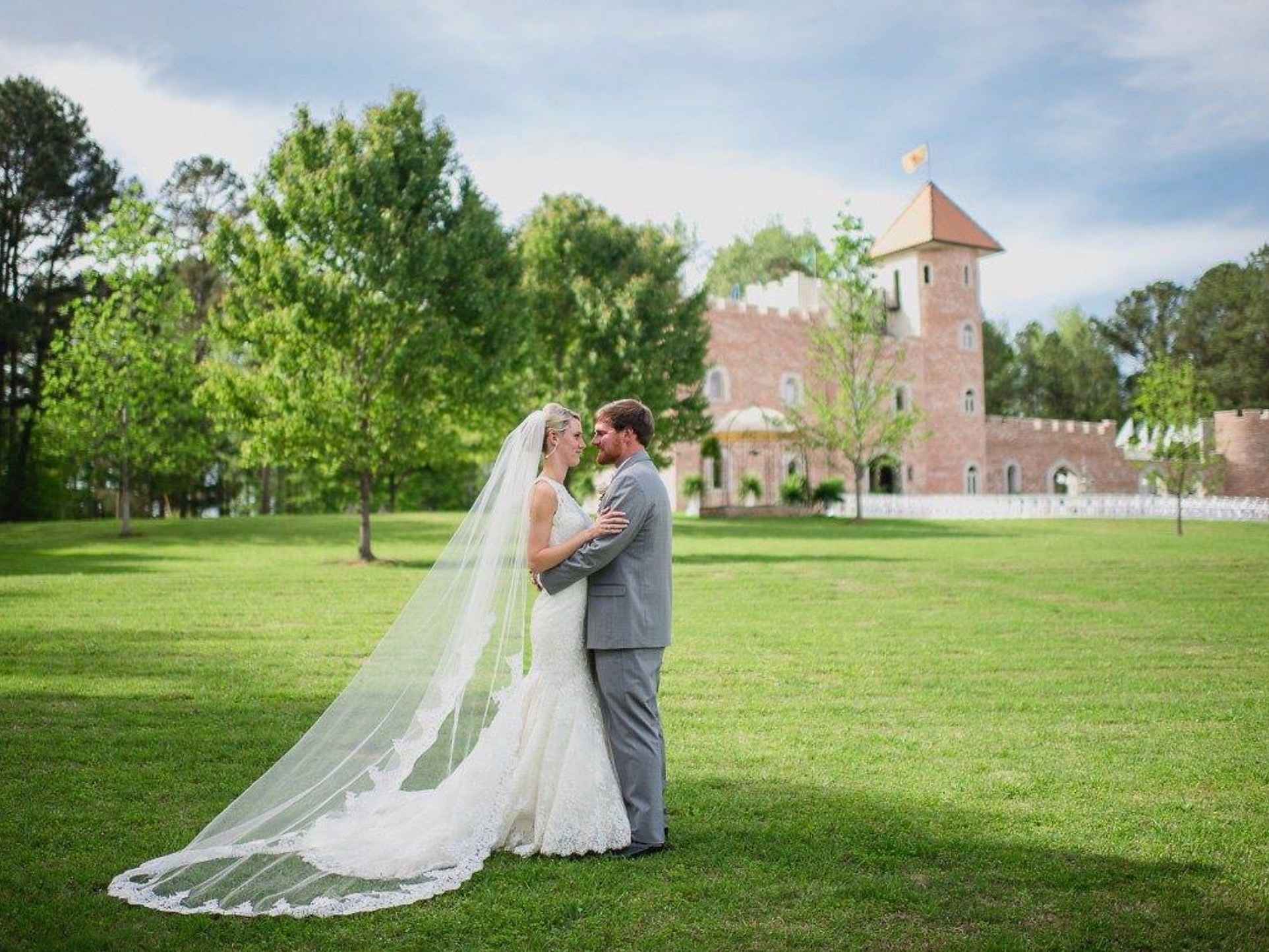 Pierce Castle Wedding Venue Decatur MS 39327