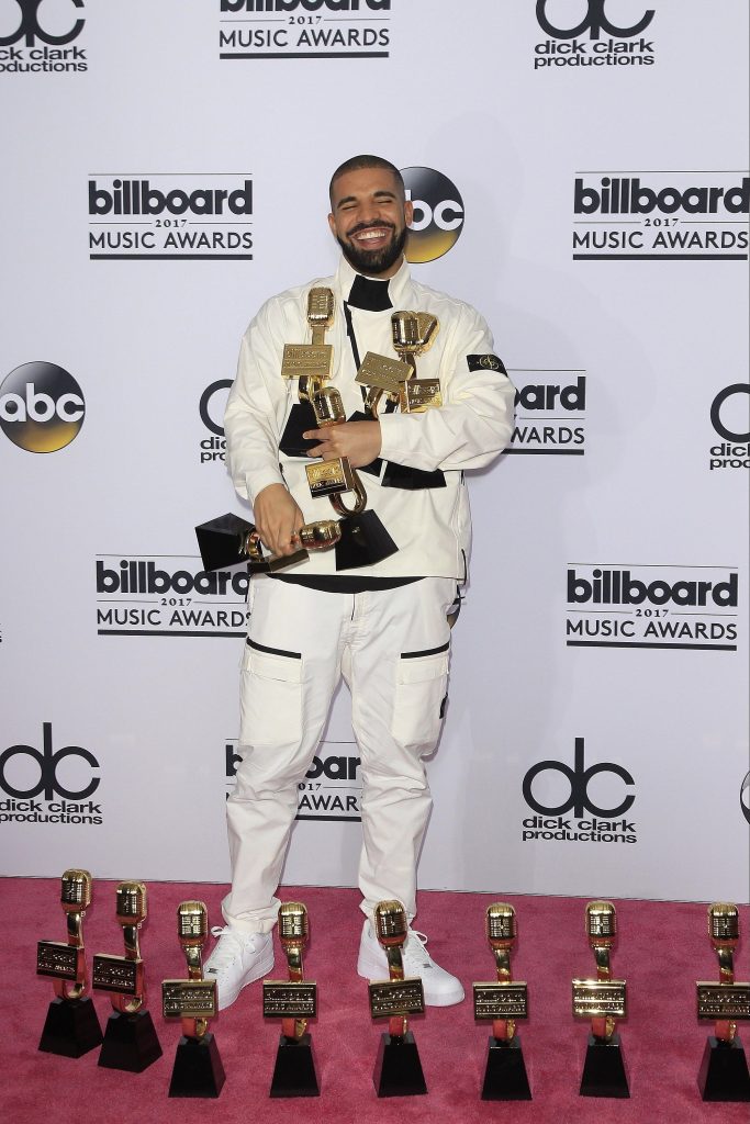 Drake conquista los premios Billboard - La Prensa