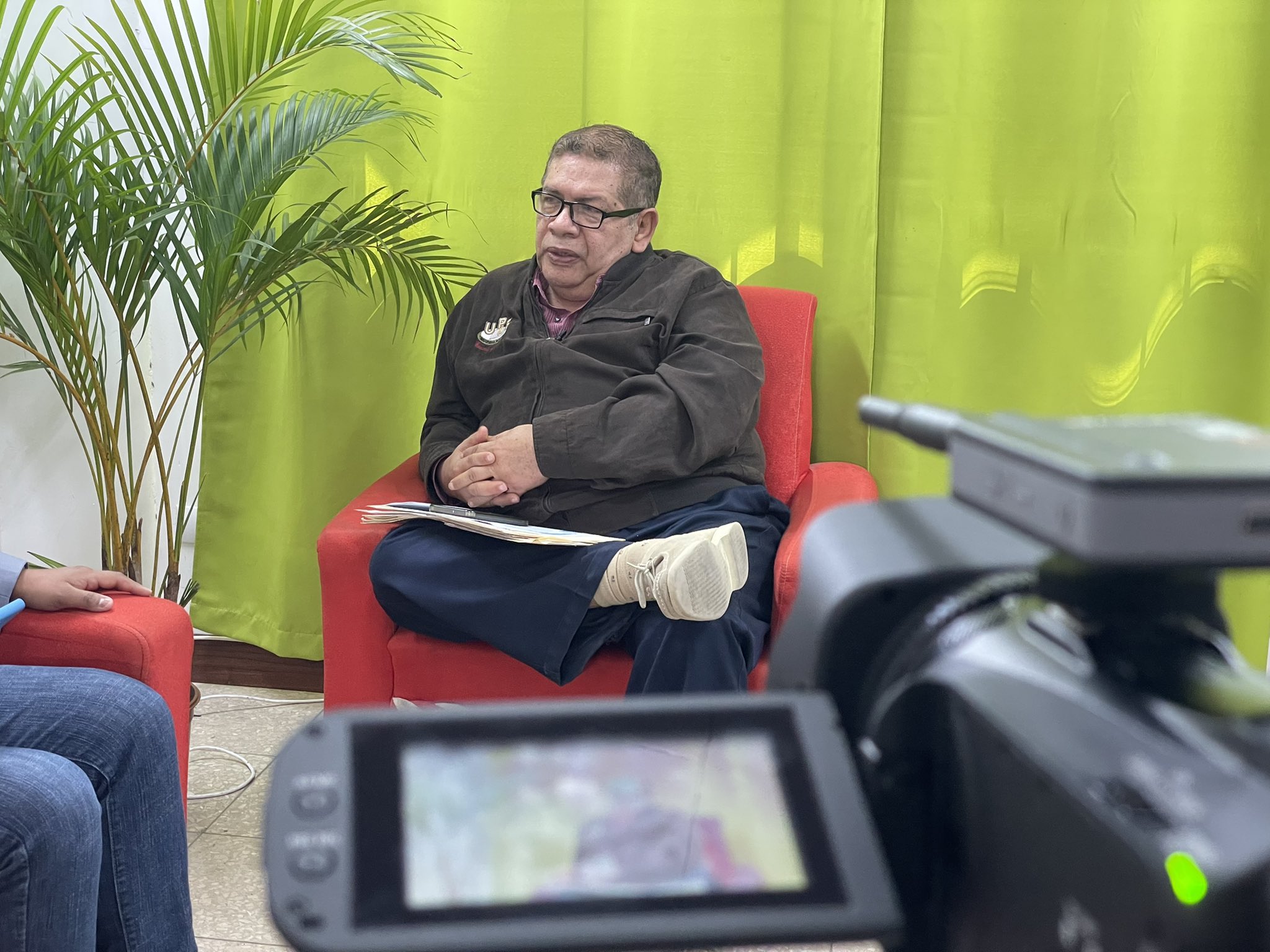 Se exilia Adrián Meza, rector de la cancelada Universidad Paulo Freire ...